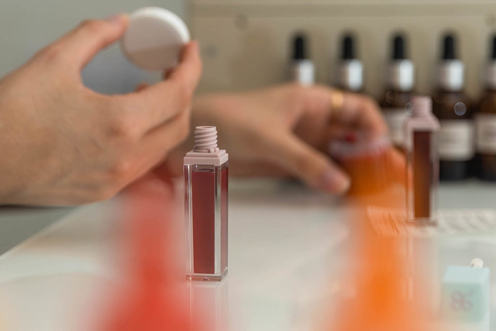 Bâton Rouge Paris : L'adresse où créer son rouge à lèvres sur-mesure ...