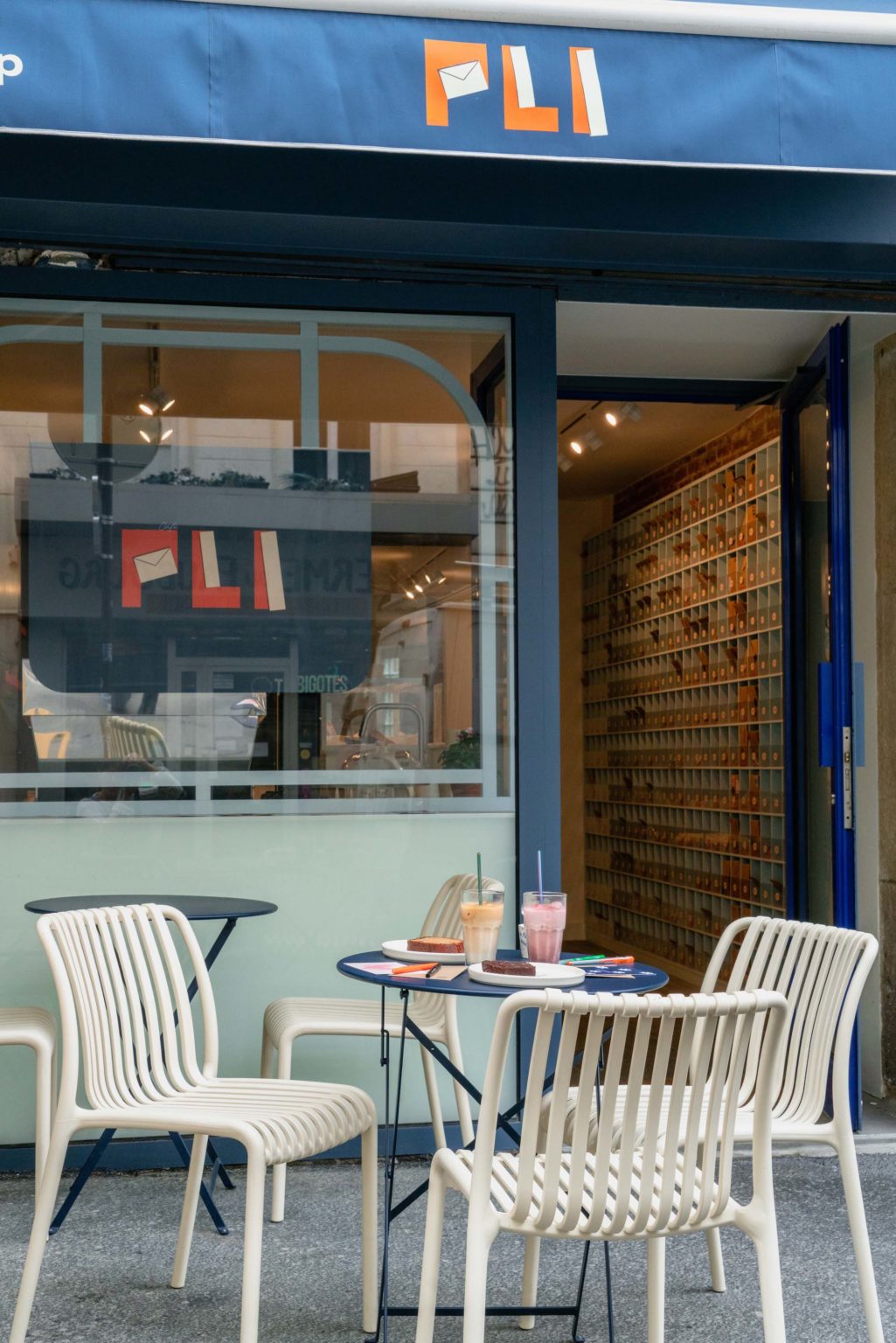 Bonne adresse : Café Pli, le premier café à lettres - Home magazine