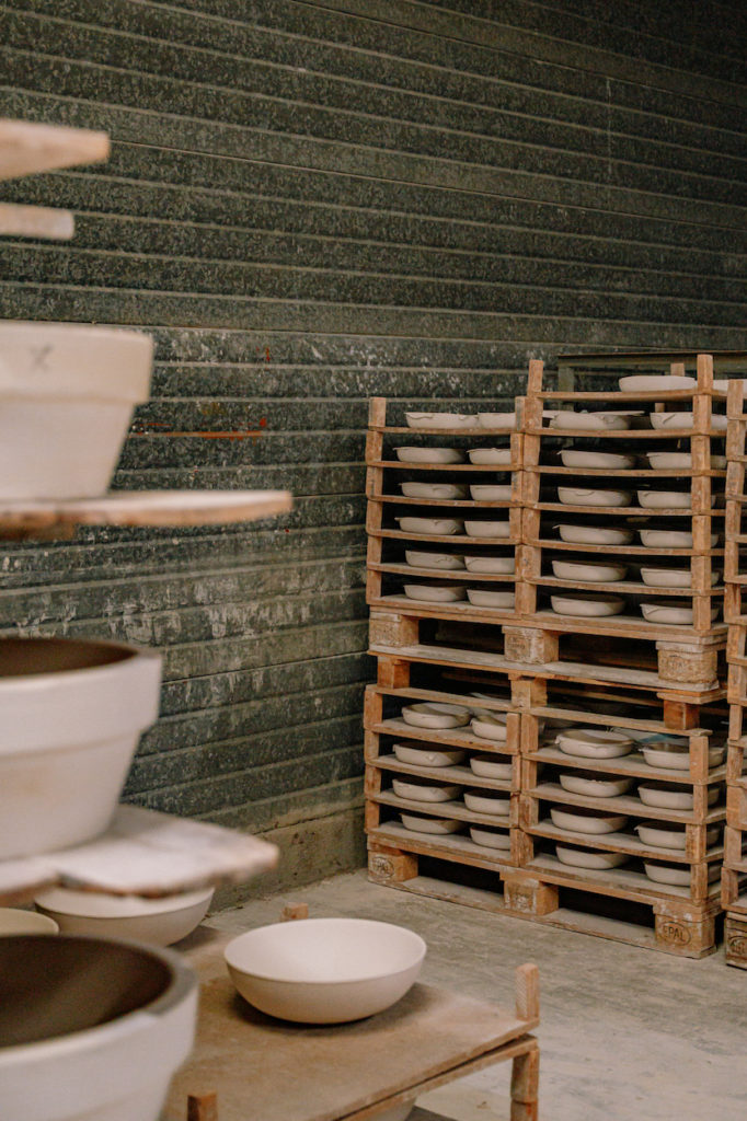 Jars Céramistes, du grès à la table - Home magazine
