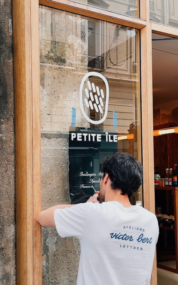 Artisanat : Victor Bert, peintre en lettres - Home magazine
